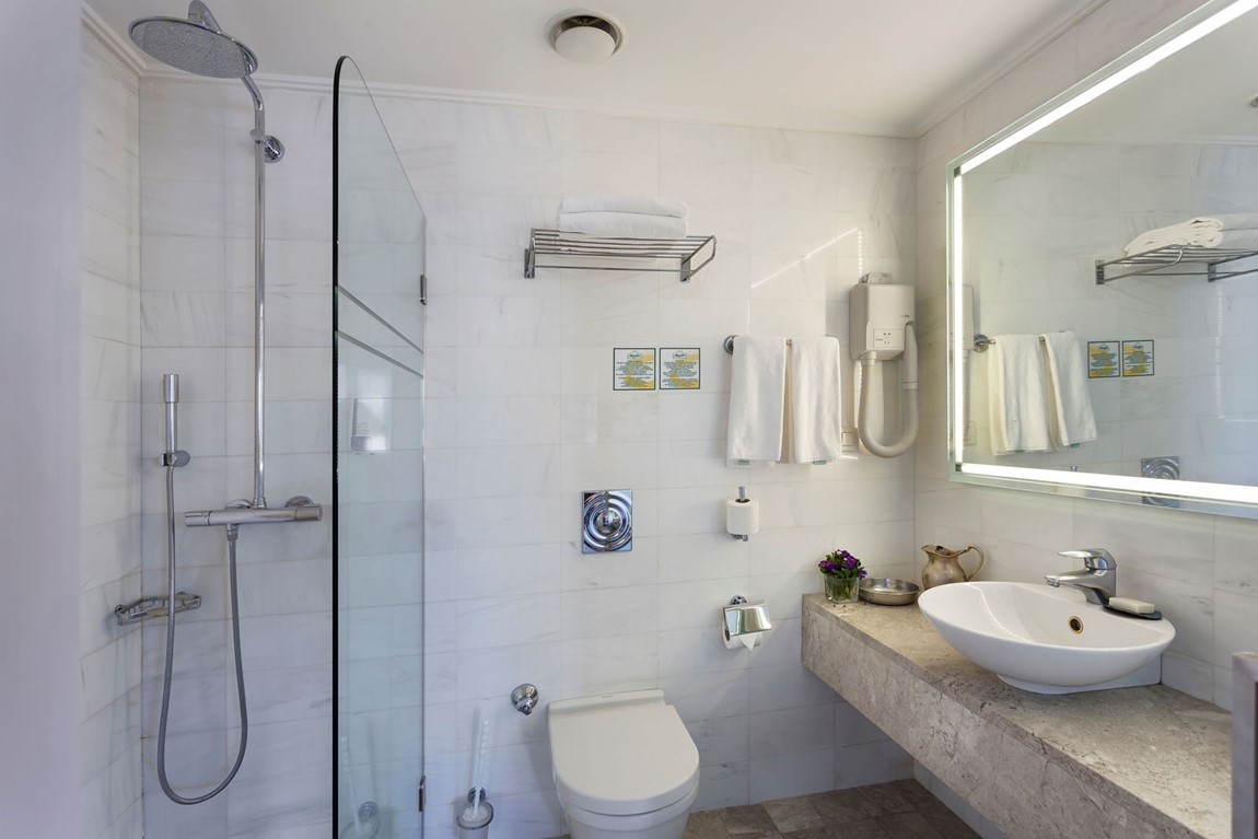 Standard Double Room | Armada Hotel